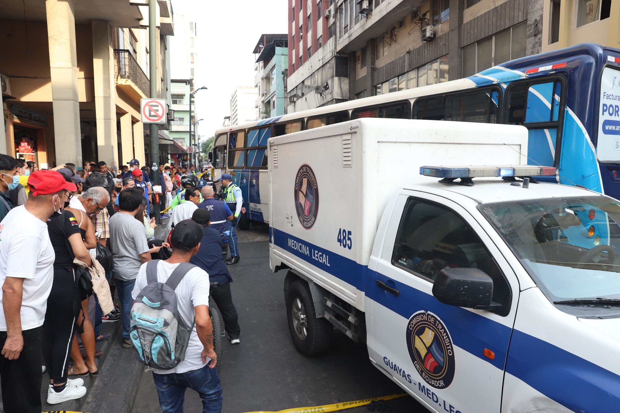 Mujer murió arrollada por un bus en Clemente Ballén y Rumichaca; el ...