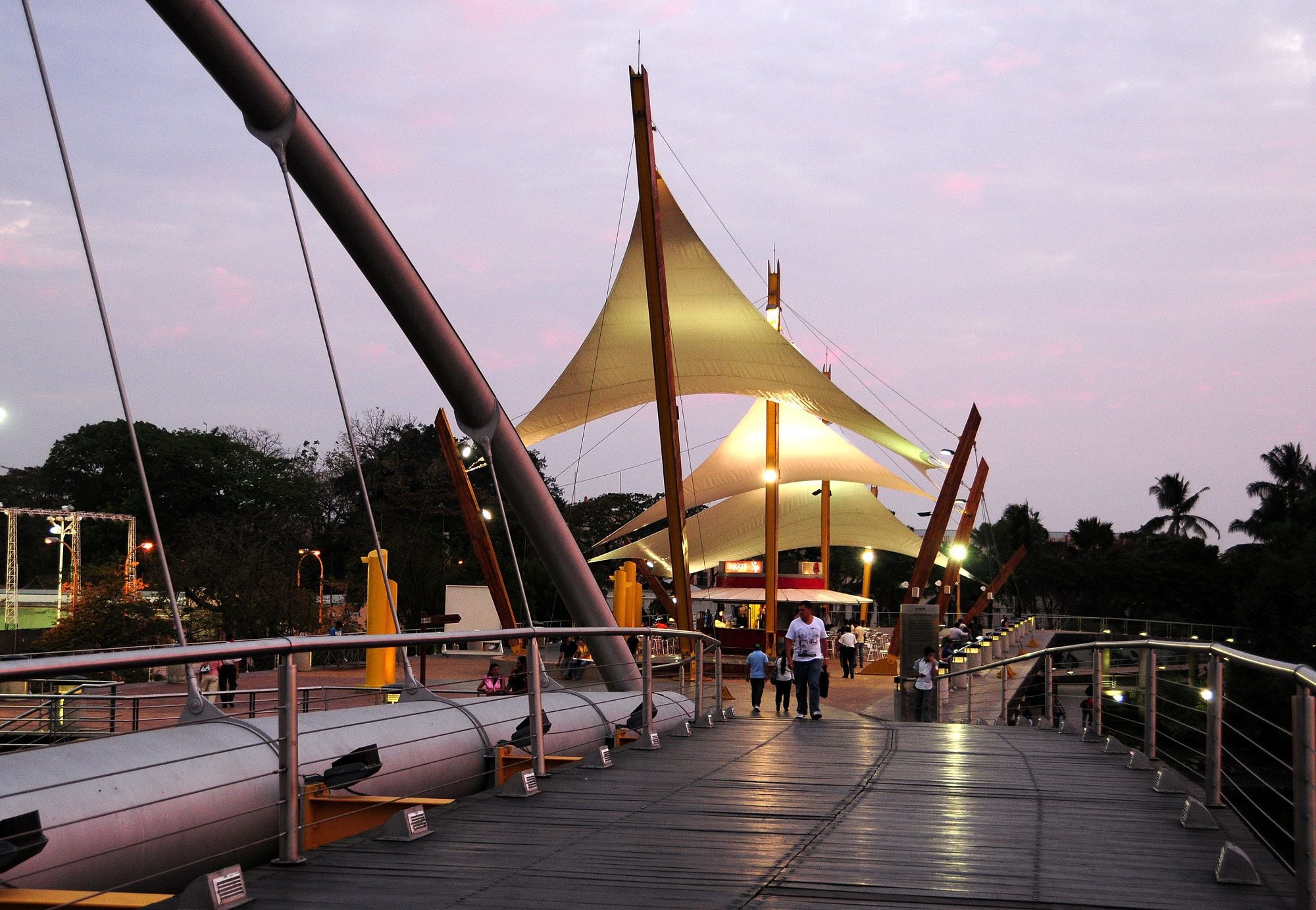 Valeria Vélez Mendoza fue elegida reina de Carnaval de Manta | Ecuador ...