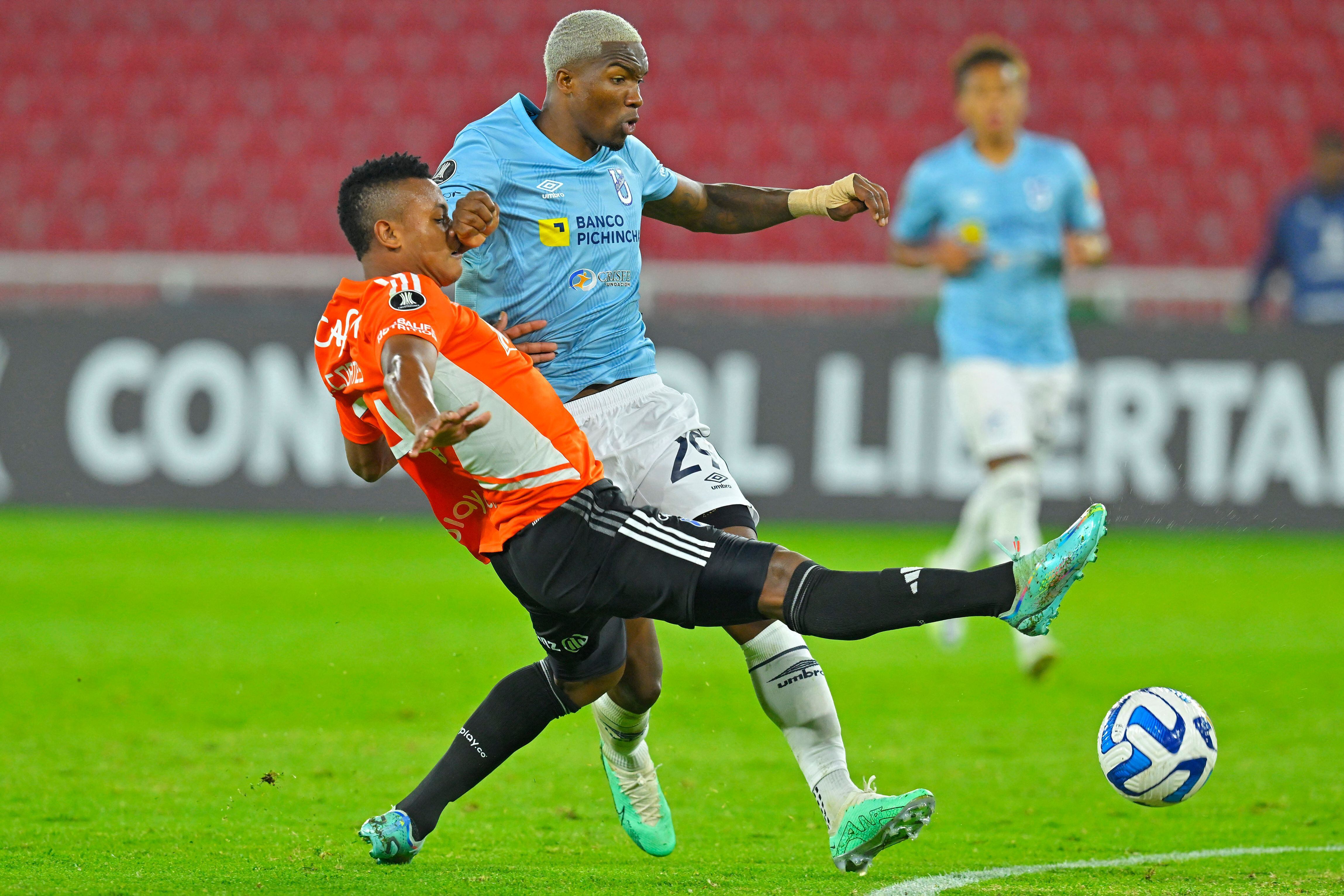 Así quedó el rostro del arquero de U. Católica tras el brutal choque con volante de Millonarios ...