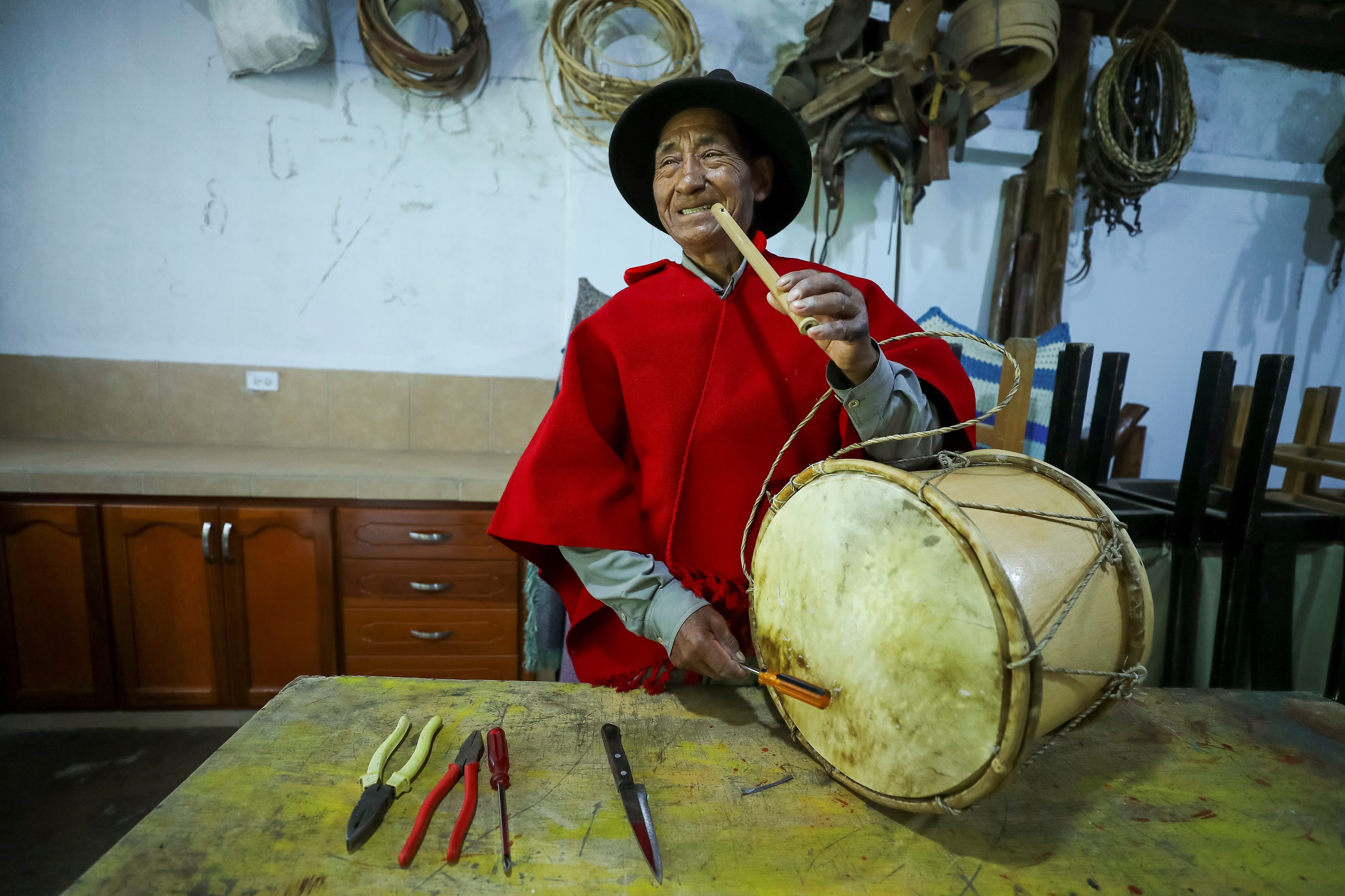 Rosalino Bautista, el flautista de los Andes que mantiene viva la ...