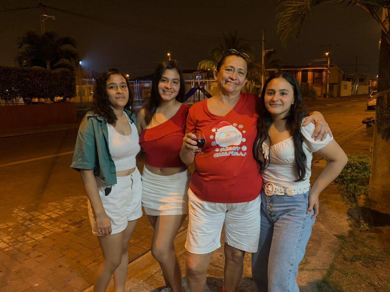 ‘La mamá de las trillizas fue asesinada cuando tenían 5 años, entonces ...