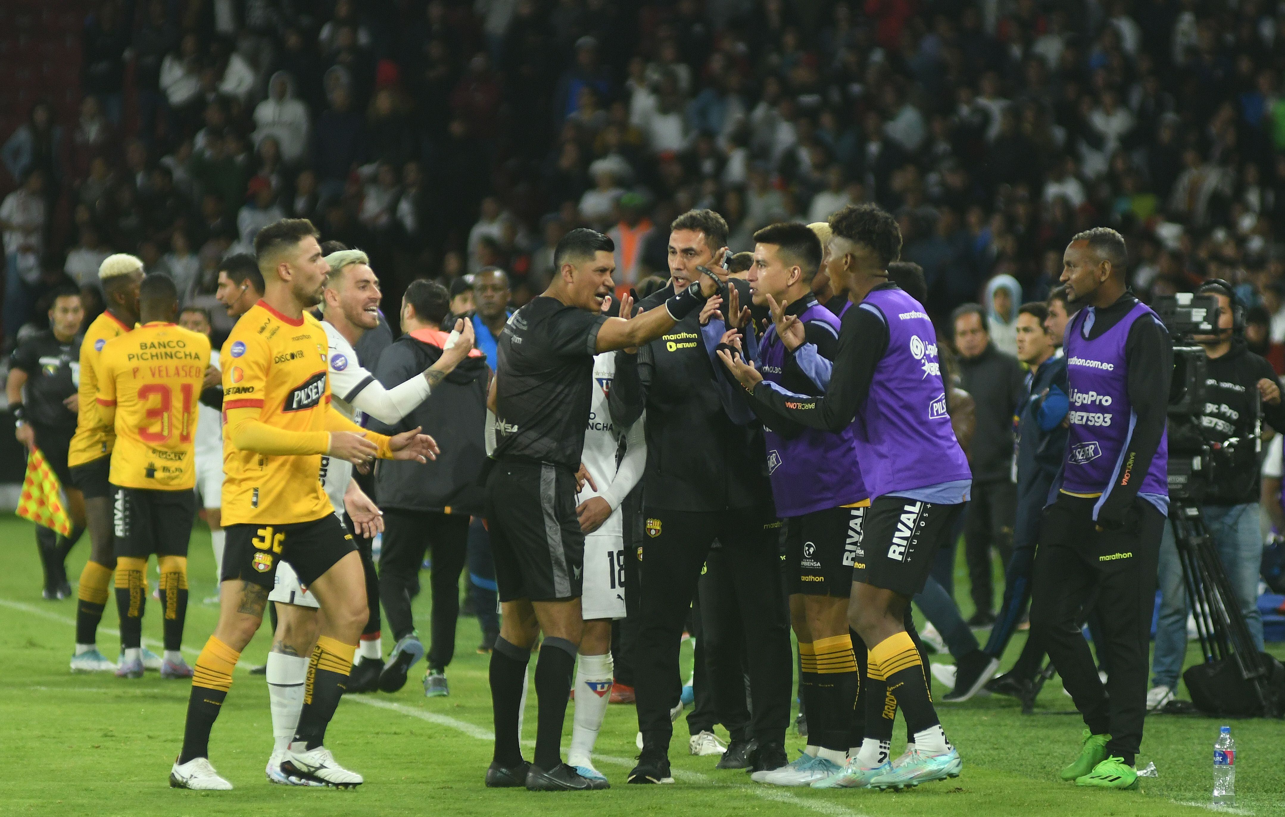 El pedido de Byron Moreno, árbitro del primer juego ‘interminable’ Liga ...