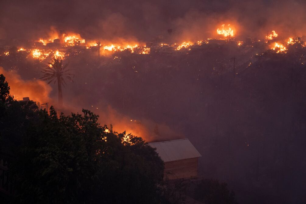 Gran incendio se desató en Viña del Mar, ordenaron evacuar varios ... Gran incendio se desató en Viña del Mar, ordenaron evacuar varios ...